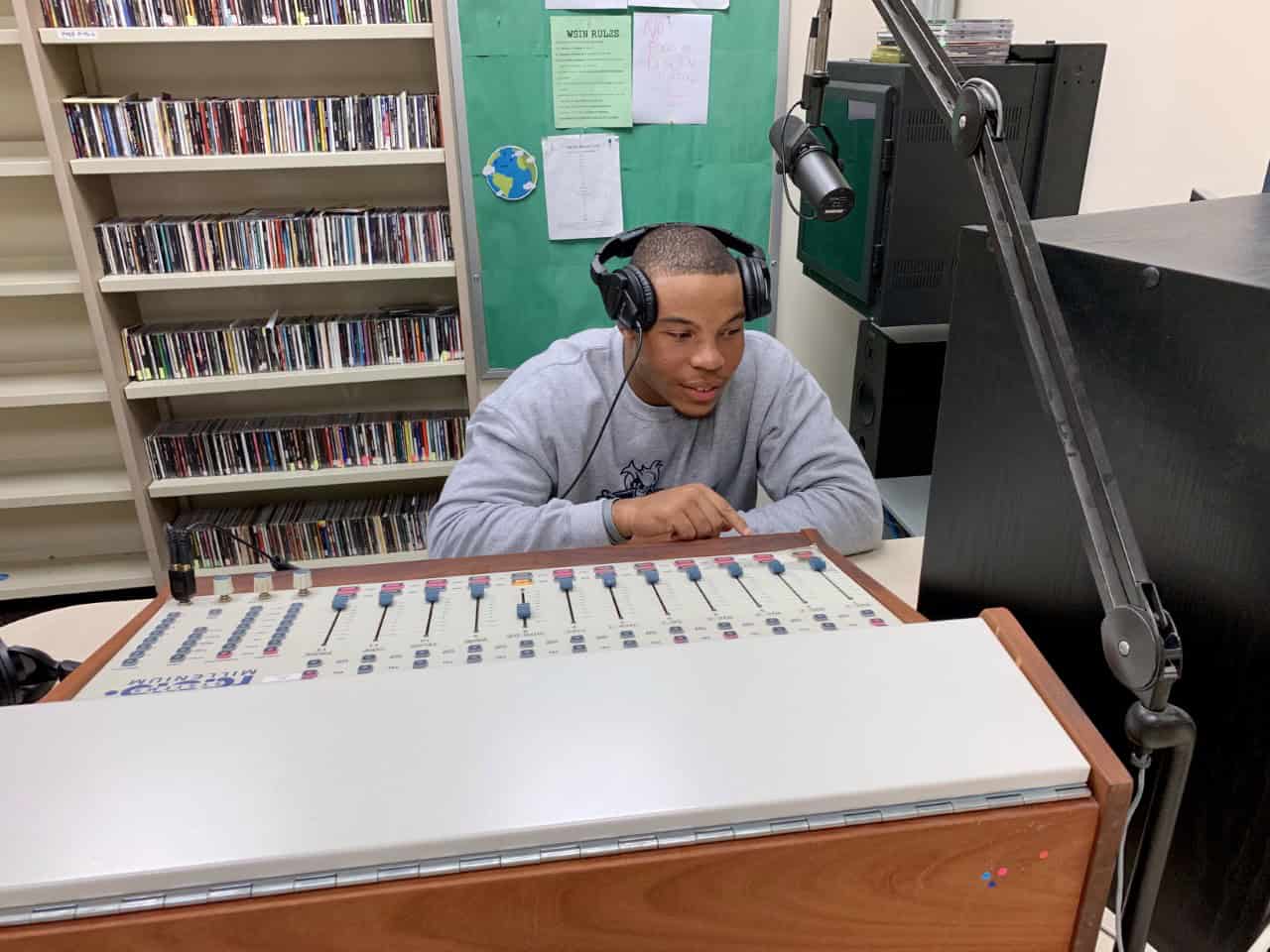 ON AIR – Crescent magazine